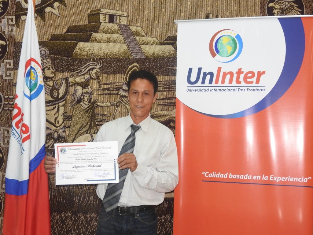 CEREMONIA PROTOCOLAR DE FIRMA Y ENTREGA DE CERTIFICADO - Uninter